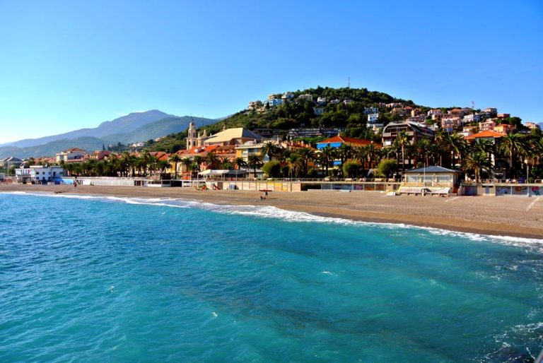 Pietra Ligure, rinvenuta una carcassa di cavallo sulla spiaggia - 104 News