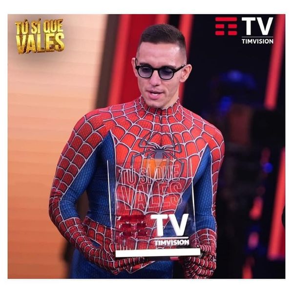 Mattia "Spiderman" Villardita si aggiudica il premio TIM a "Tu si que ...