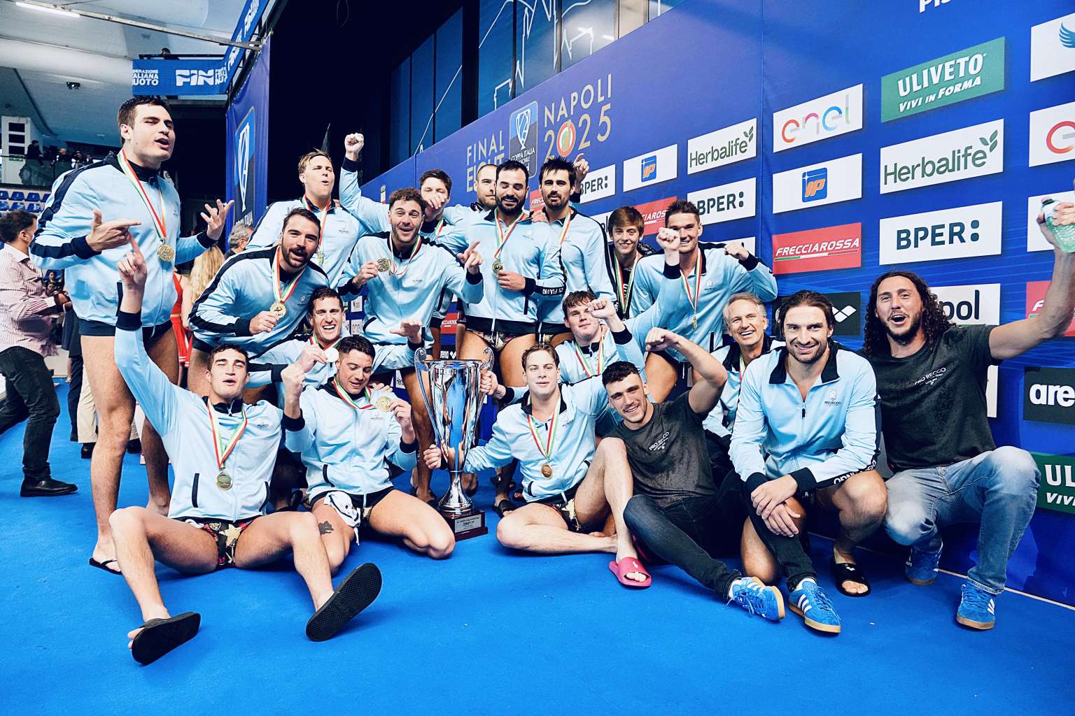 Pallanuoto, la Pro Recco vince la sua 18° coppa Italia: battuta in ...
