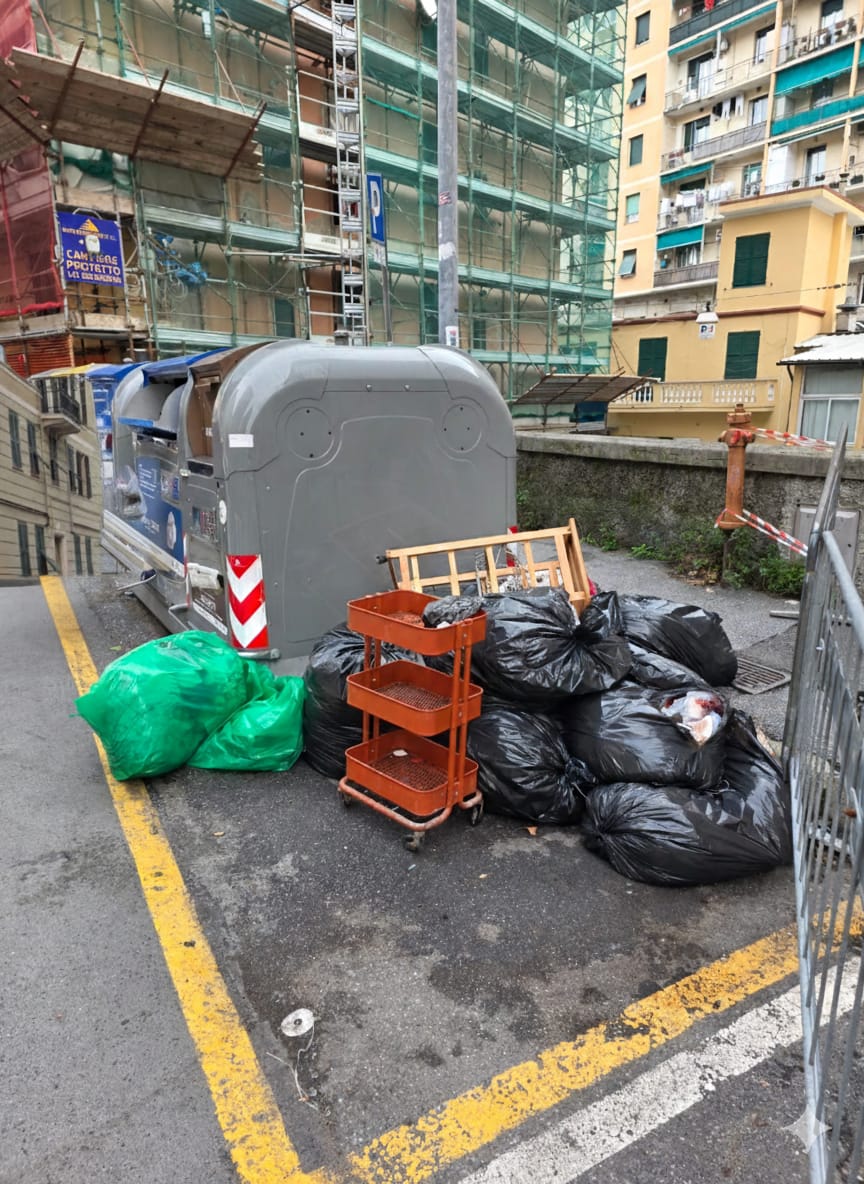 Savona, Truffe via SMS su verifica pagamento Tassa Rifiuti - 104 News