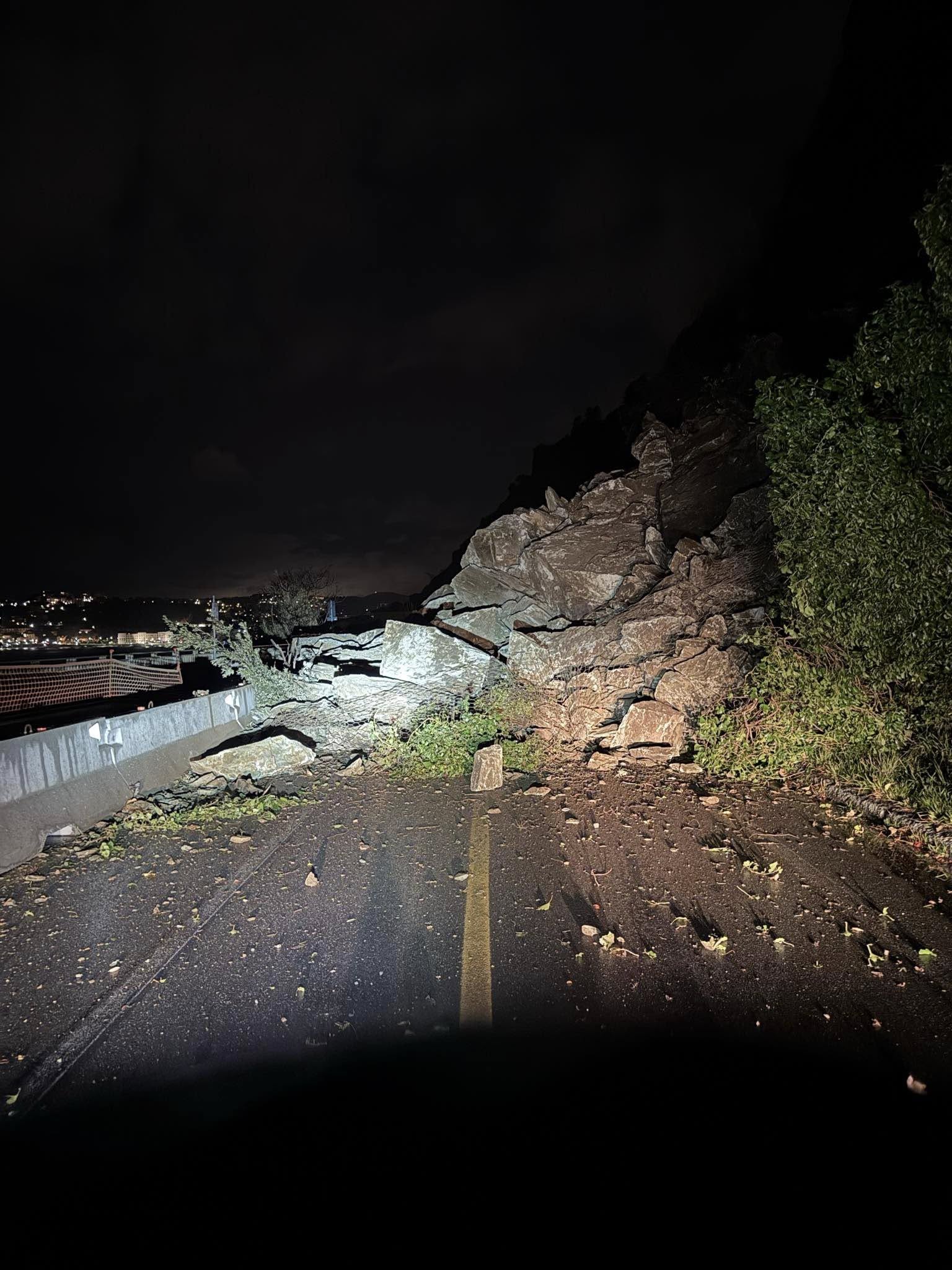 Arenzano, nuova frana in località Pizzo: Aurelia chiusa - 104 News