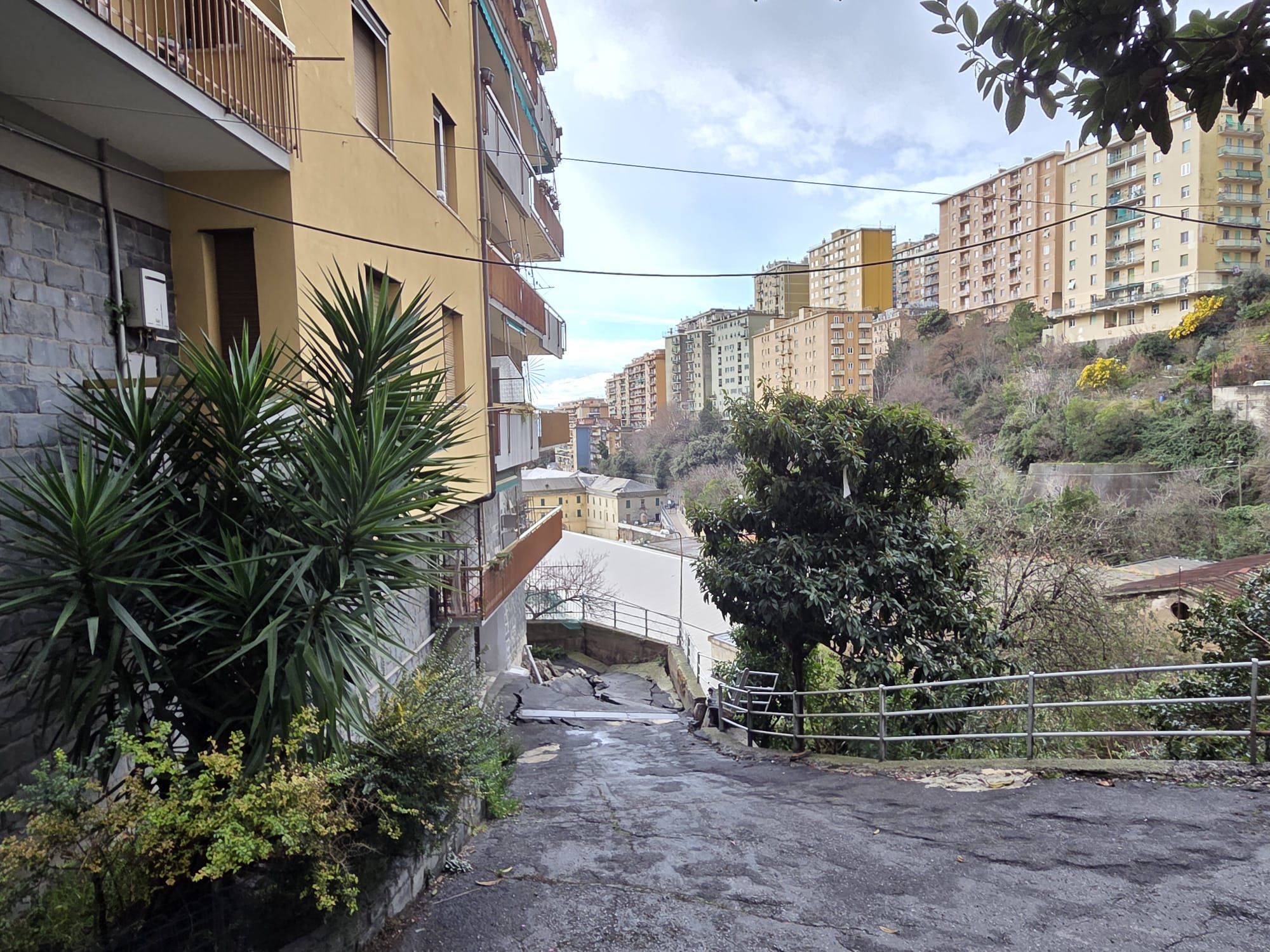 Frana di Genova, la Sindaca e gli Assessori incontrano gli abitanti di ...